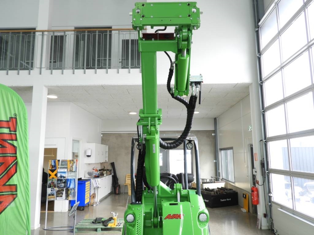 Avant 640i Steg5 23km/h Kampanjmaskin! - Kompaktlastare - Entreprenad ...