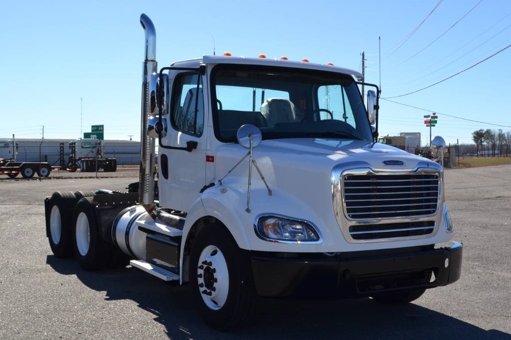 Freightliner Business Class M2 112