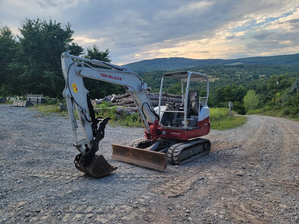 Takeuchi Trackhoes & Excavators For Sale | Ritchie List