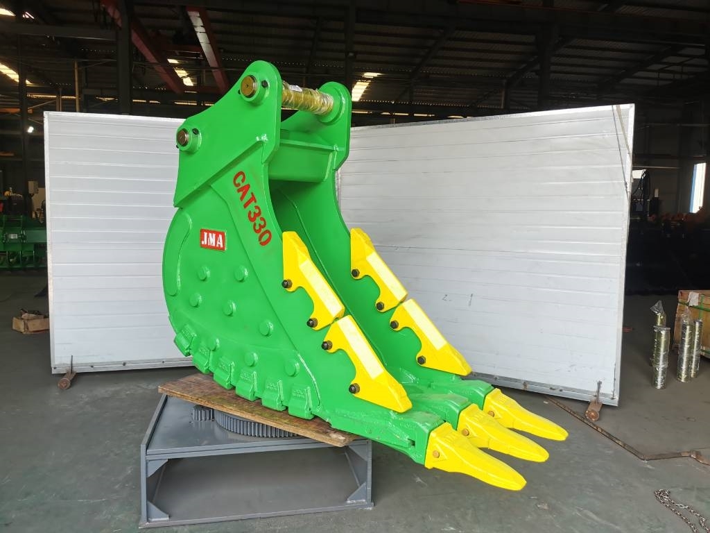 JM Attachments ExtremeHDRockBucket 24" for JohnDeere JD350G/370