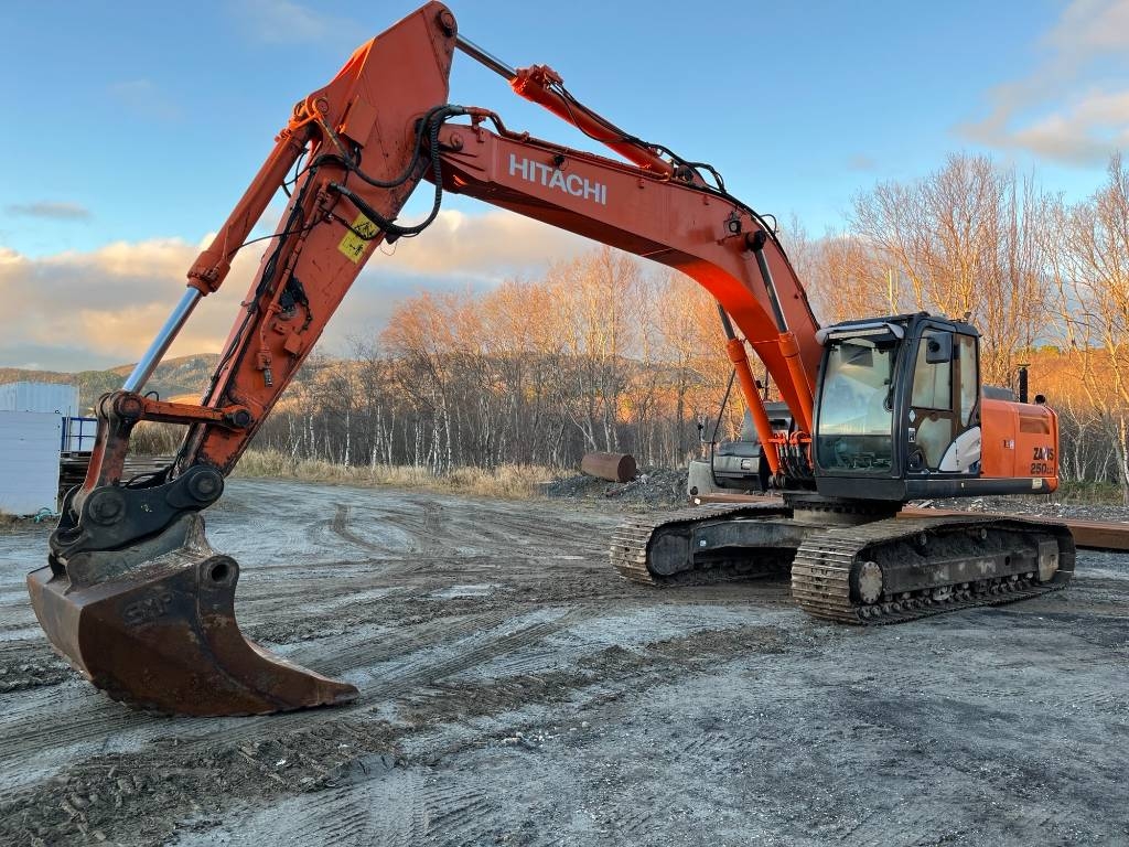 Hitachi ZX 250 LC-5B - Beltegraver - Anlegg - Nasta AS