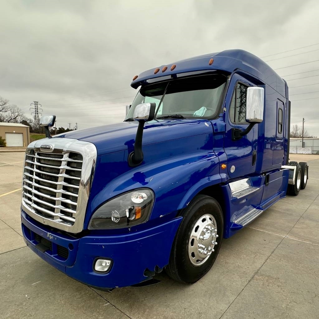 Freightliner Heavy Duty Trucks & Truck Trailers For Sale | Ritchie List
