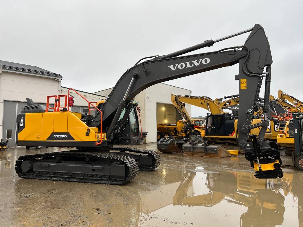 Buy Used Volvo EC 250 EL Crawler Excavator for sale in Stockholm ...