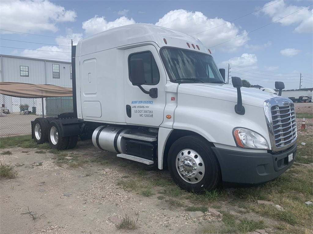 Freightliner Heavy Duty Trucks & Truck Trailers For Sale | Ritchie List