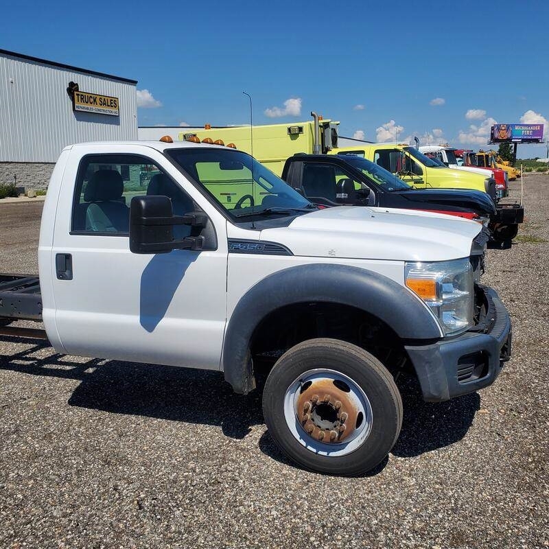 Ford F-450 Cab and Chassis