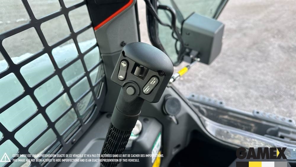 Bobcat T66-R BOBCAT T66-R COMPACT TRACK LOADER