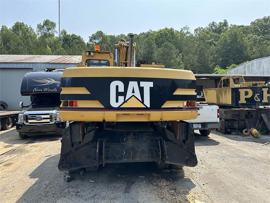 CAT M320