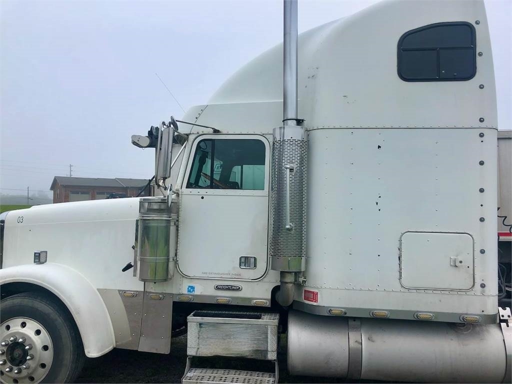Freightliner FLD132 CLASSIC XL