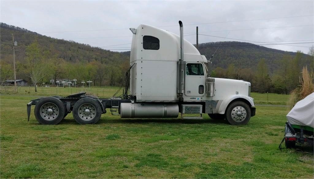 Freightliner FLD132 CLASSIC XL