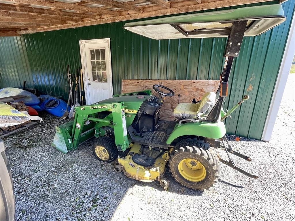 John Deere 2210