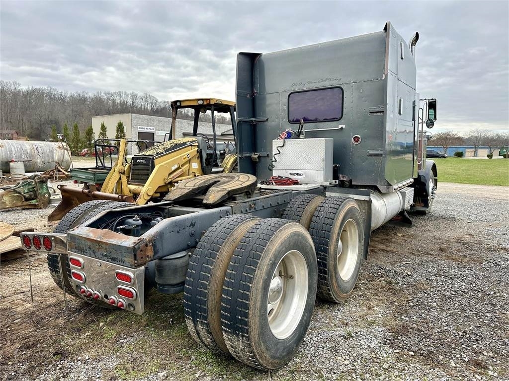 Peterbilt 379