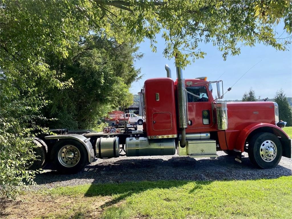 Peterbilt 389