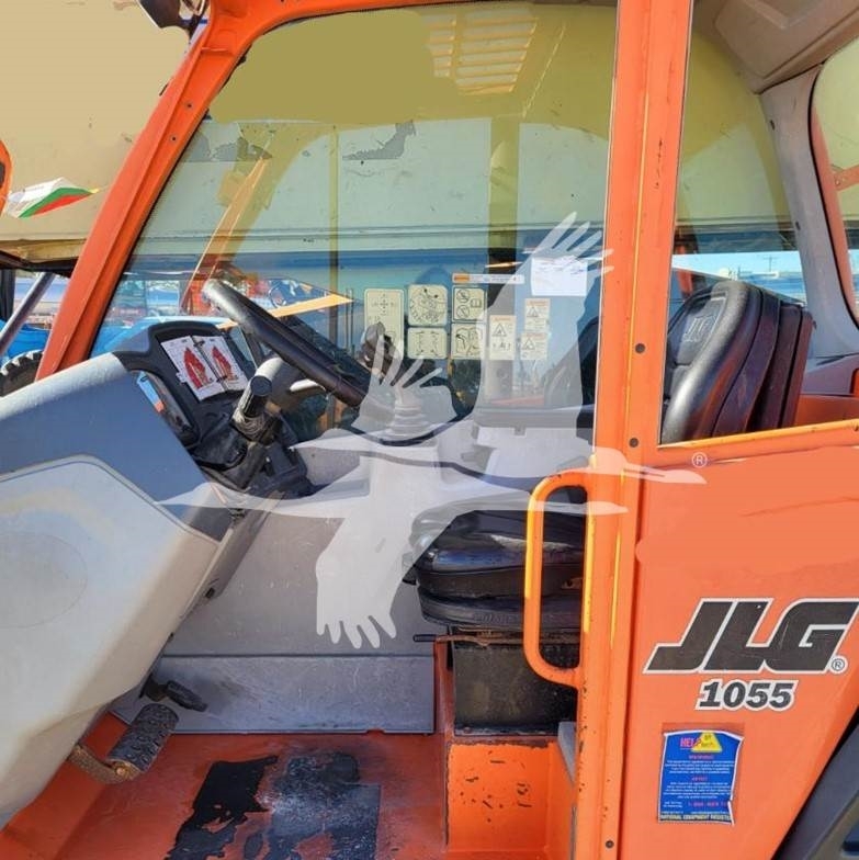 JLG 1055