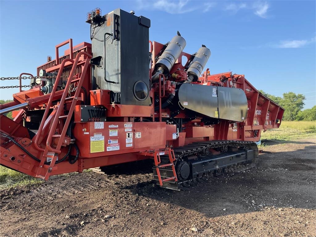 Morbark 6400XT on tracks