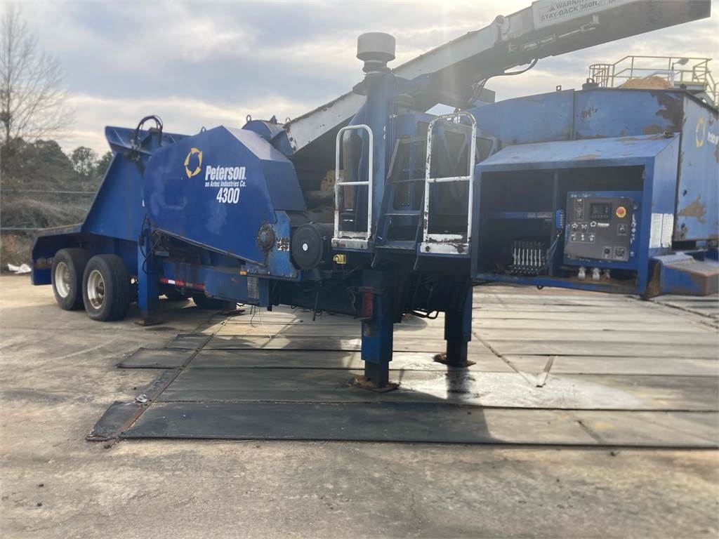 Peterson 4300 whole chipper