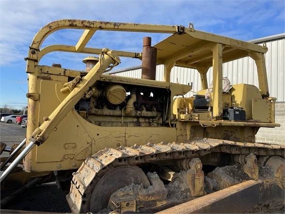CAT D8