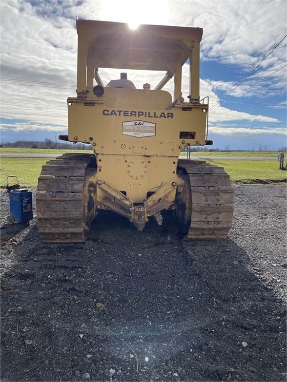 CAT D8