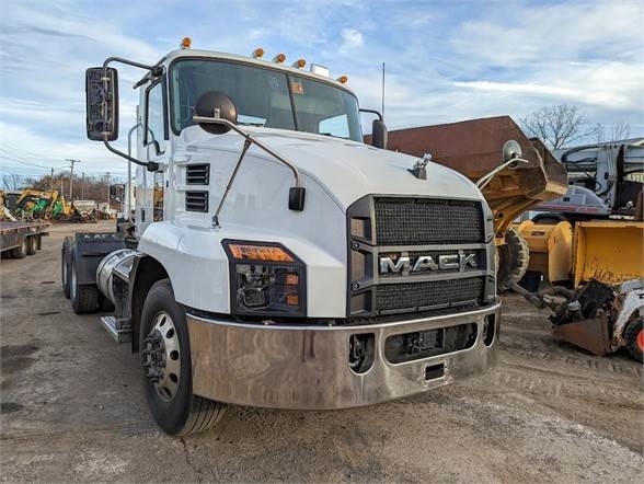 Mack ANTHEM 64T