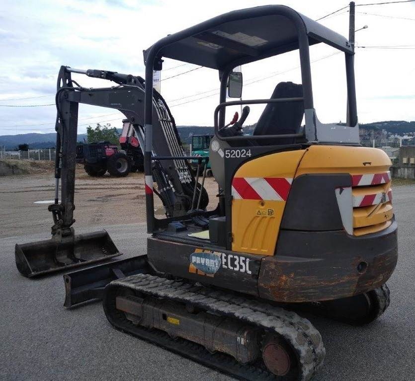 Ec35 Volvo EC35 grävning - YouTube