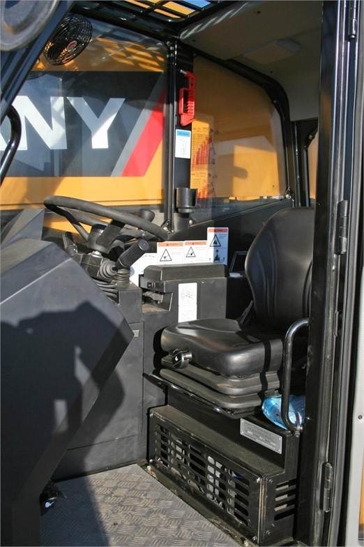 Sany STH1056A
