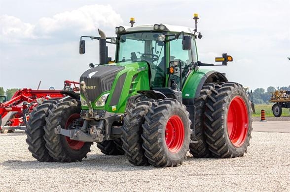 Fendt 826 VARIO