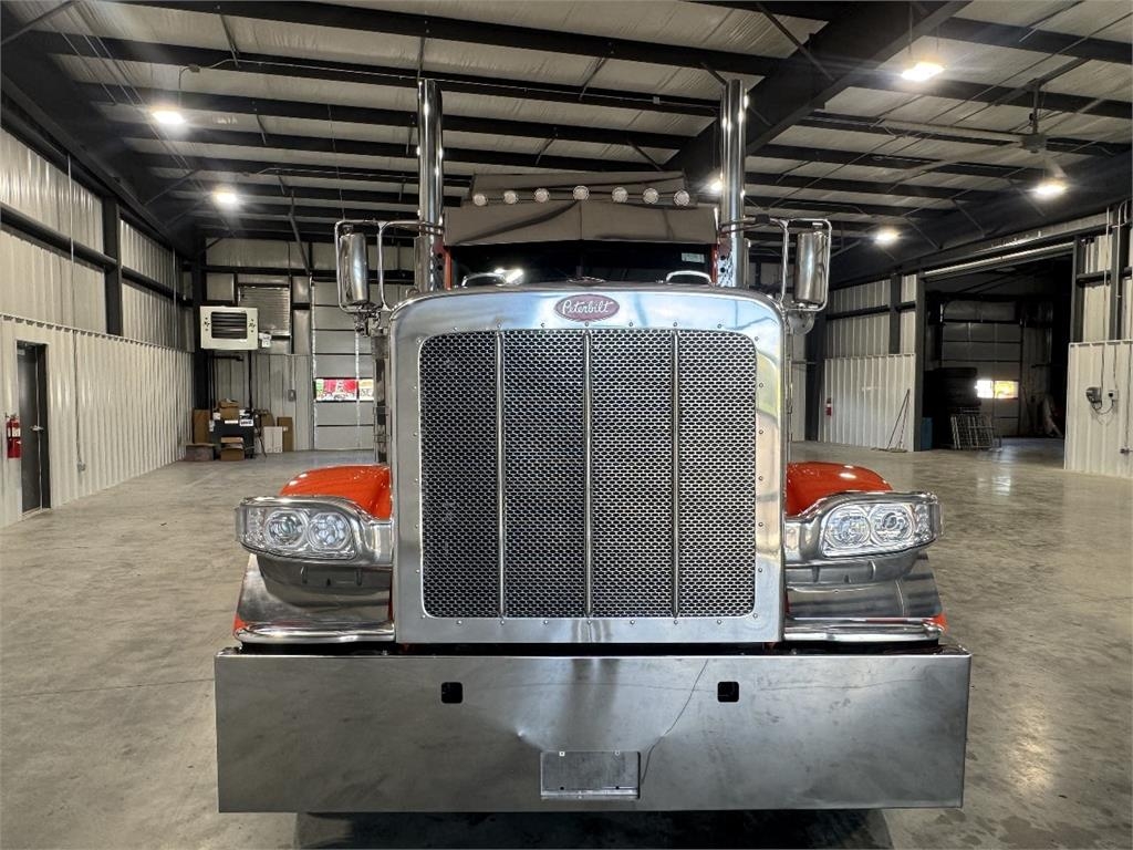 Peterbilt 389