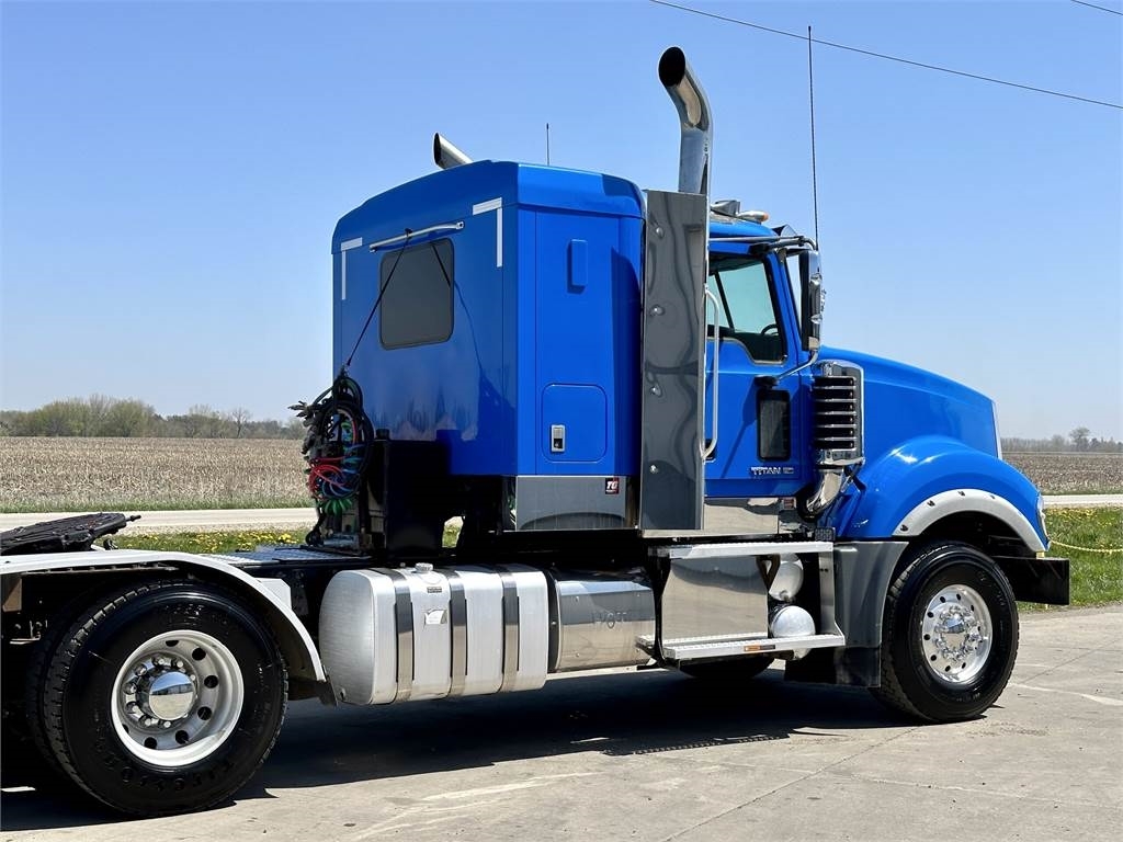 Mack Titan TD713