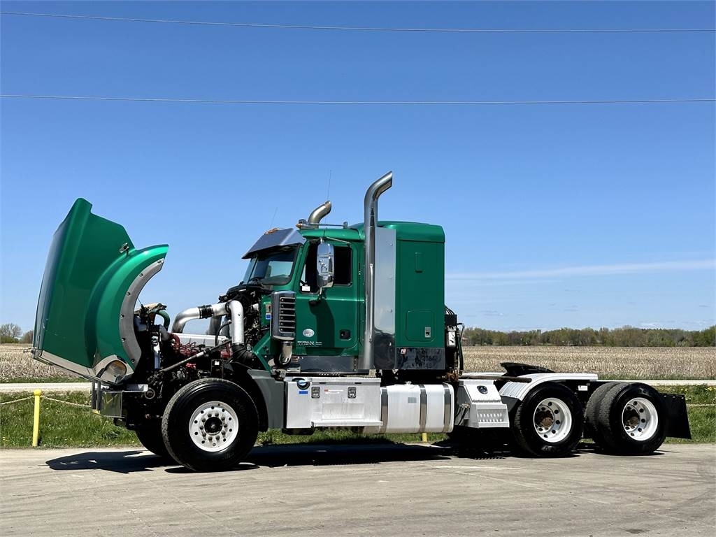 Mack Titan TD713