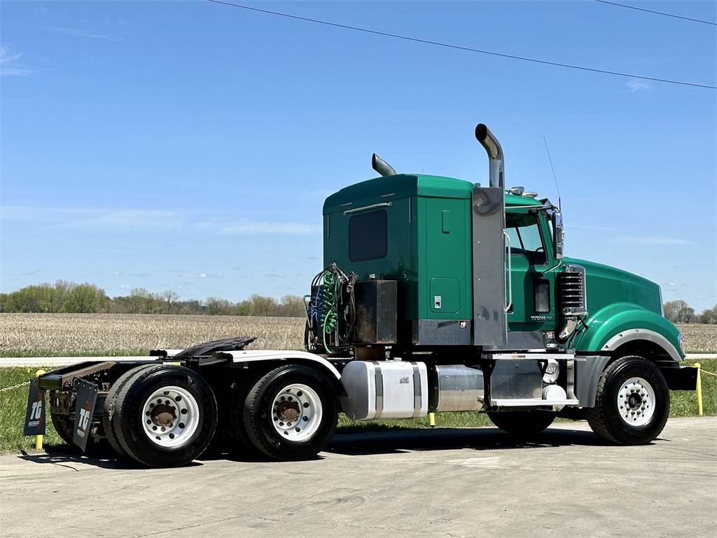 Mack Titan TD713
