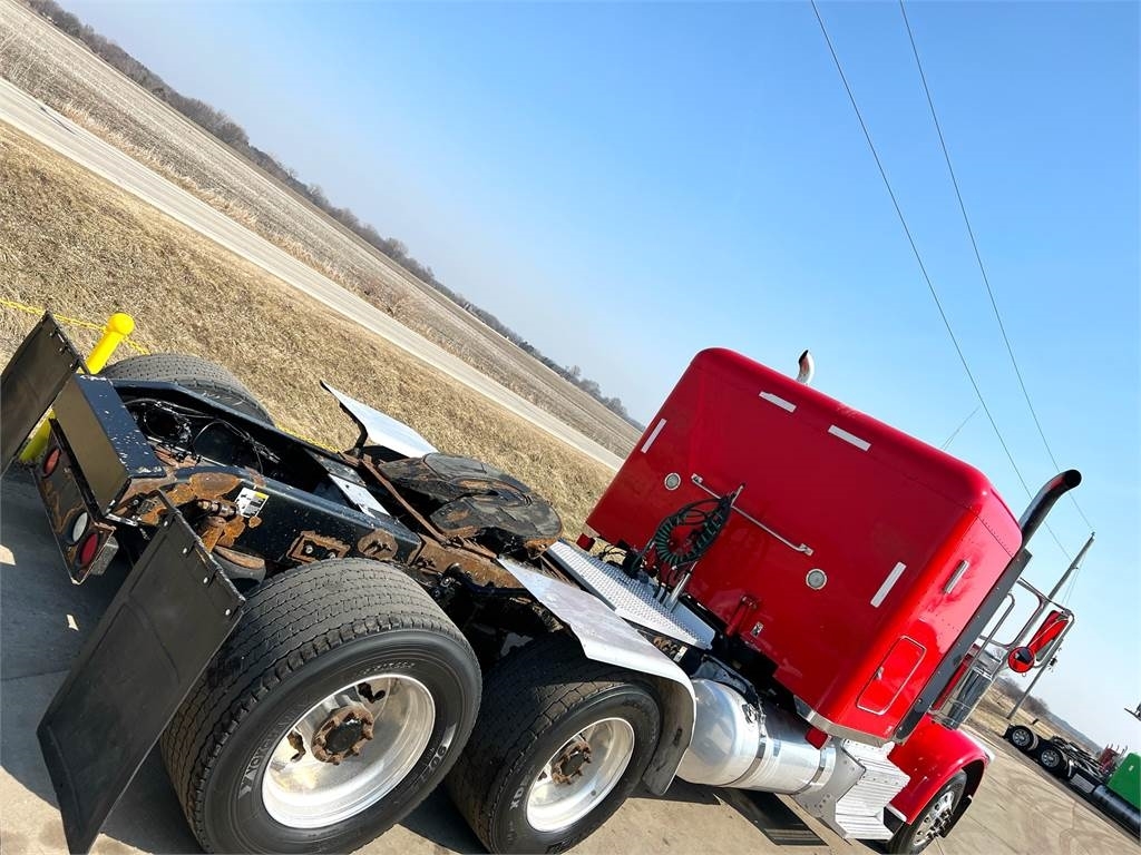 Peterbilt 388