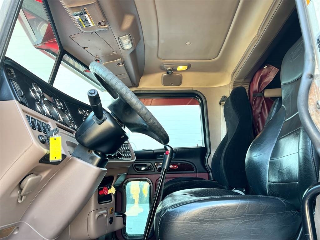 Peterbilt 388