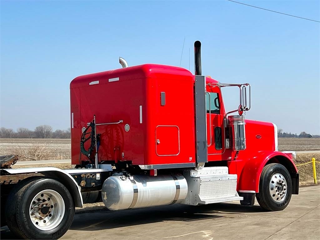 Peterbilt 388