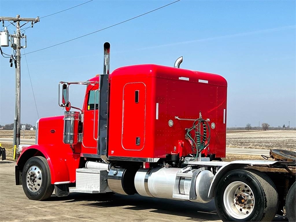 Peterbilt 388