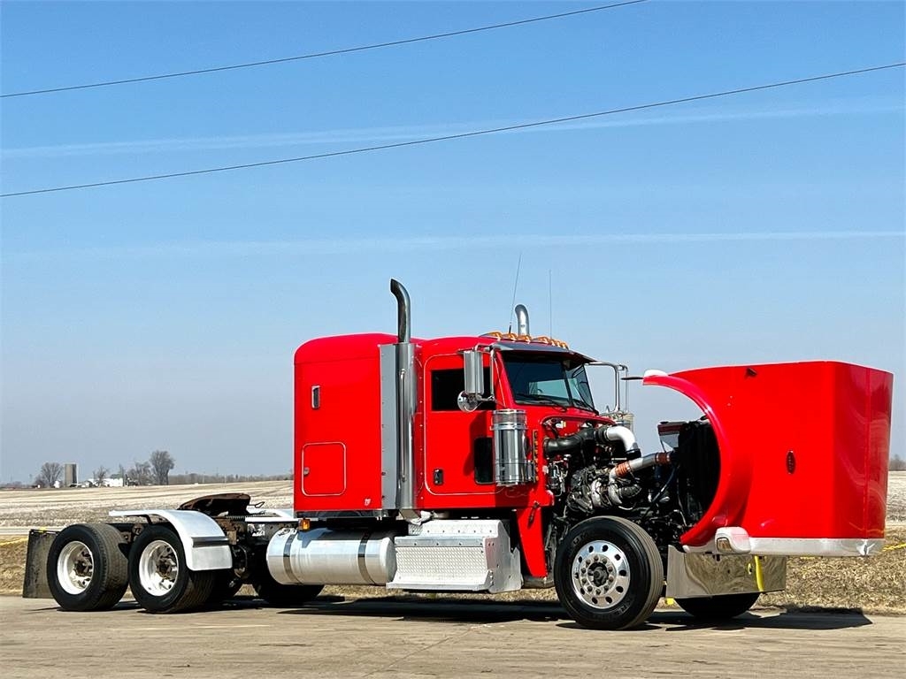 Peterbilt 388