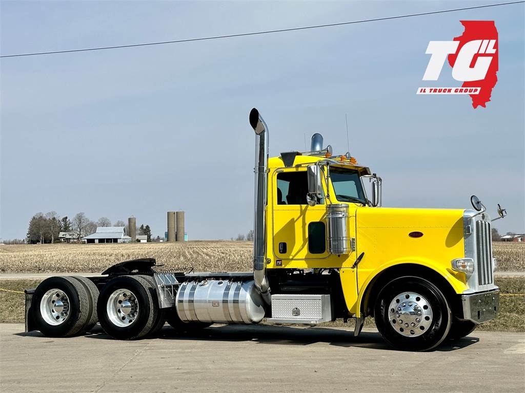 Peterbilt Heavy Duty Trucks & Truck Trailers For Sale | Ritchie List