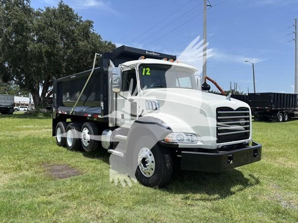 Mack GRANITE GU813
