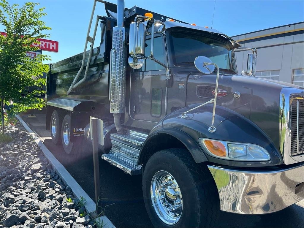 Peterbilt 348