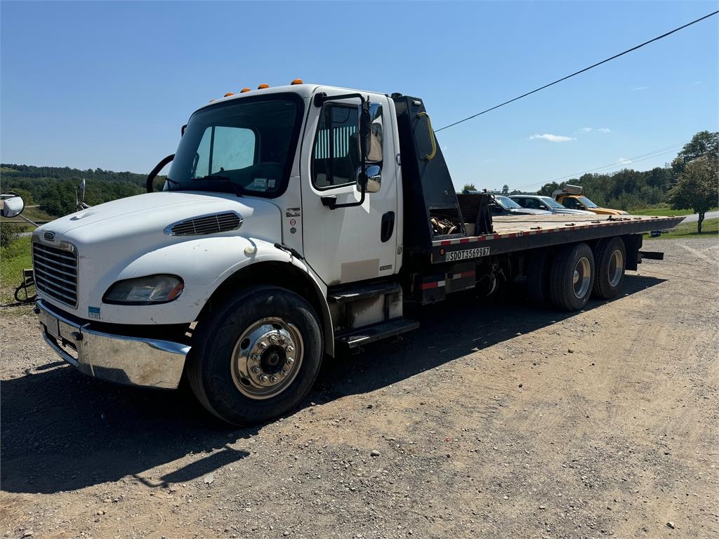 Freightliner Business Class M2 100