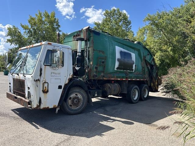 Mack LE613