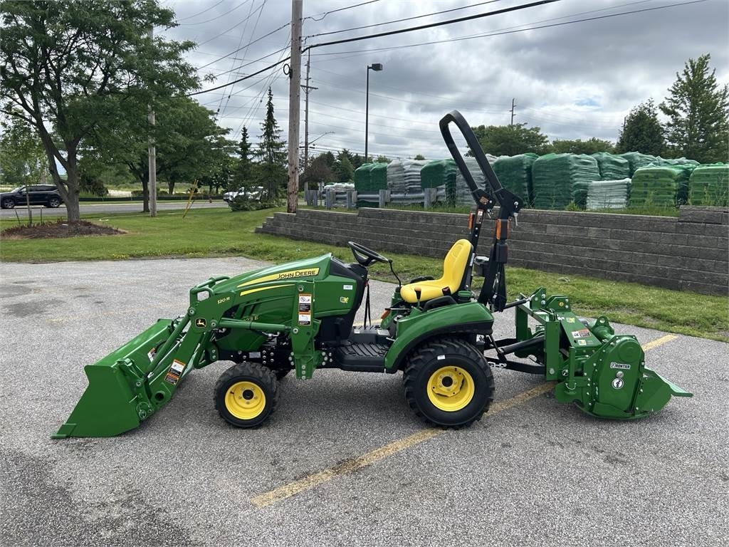 John Deere 1023E
