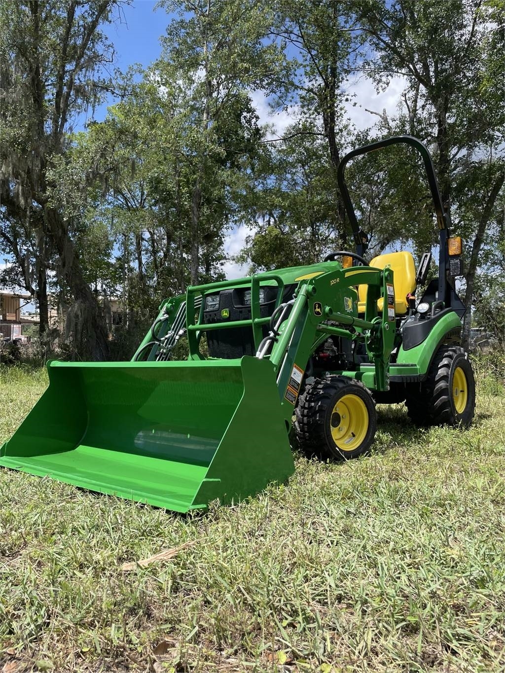 John Deere 1025R