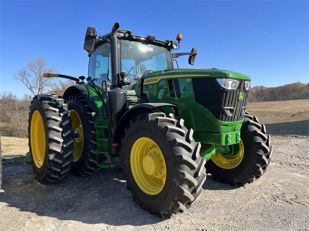 John Deere 4WD Tractors: Loaders, 4x4 & More | Ritchie List