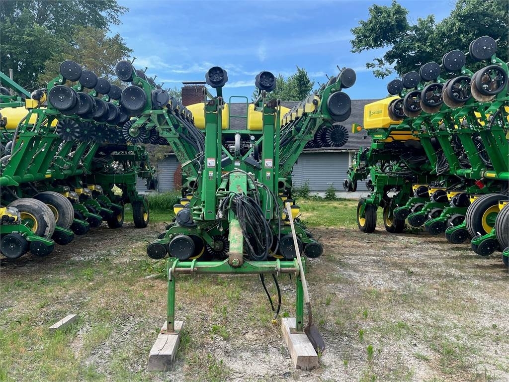 John Deere 1790
