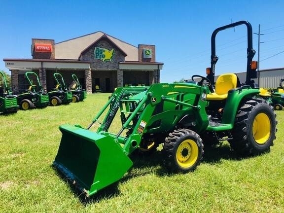 John Deere 3038E