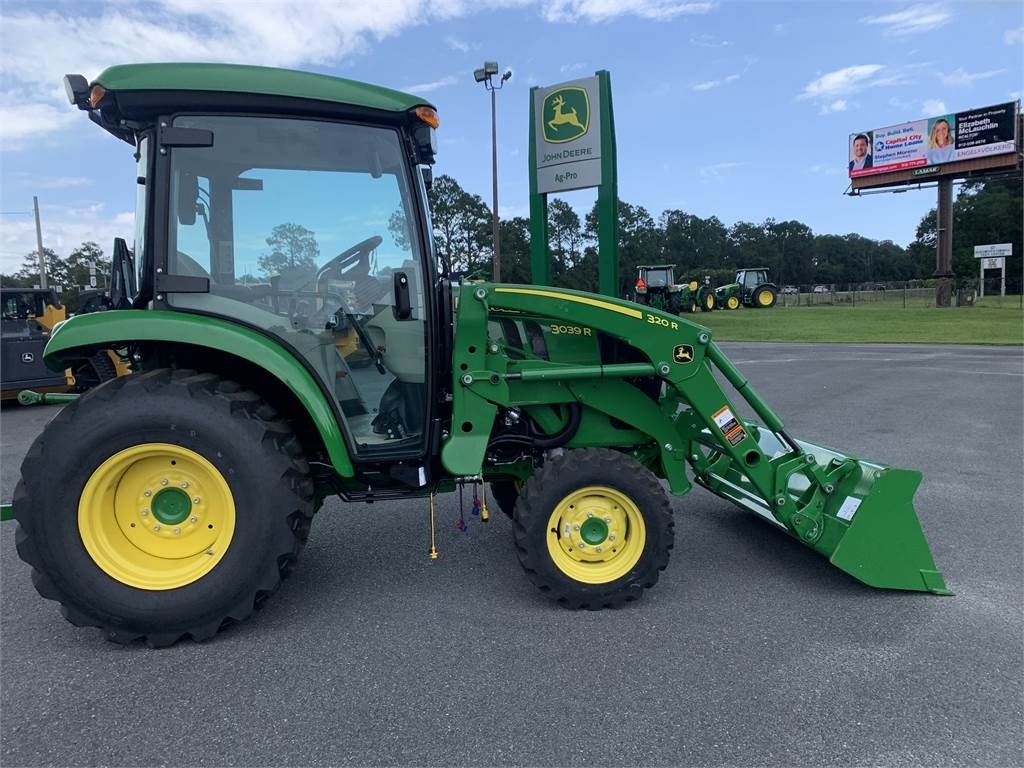 John Deere 3039R