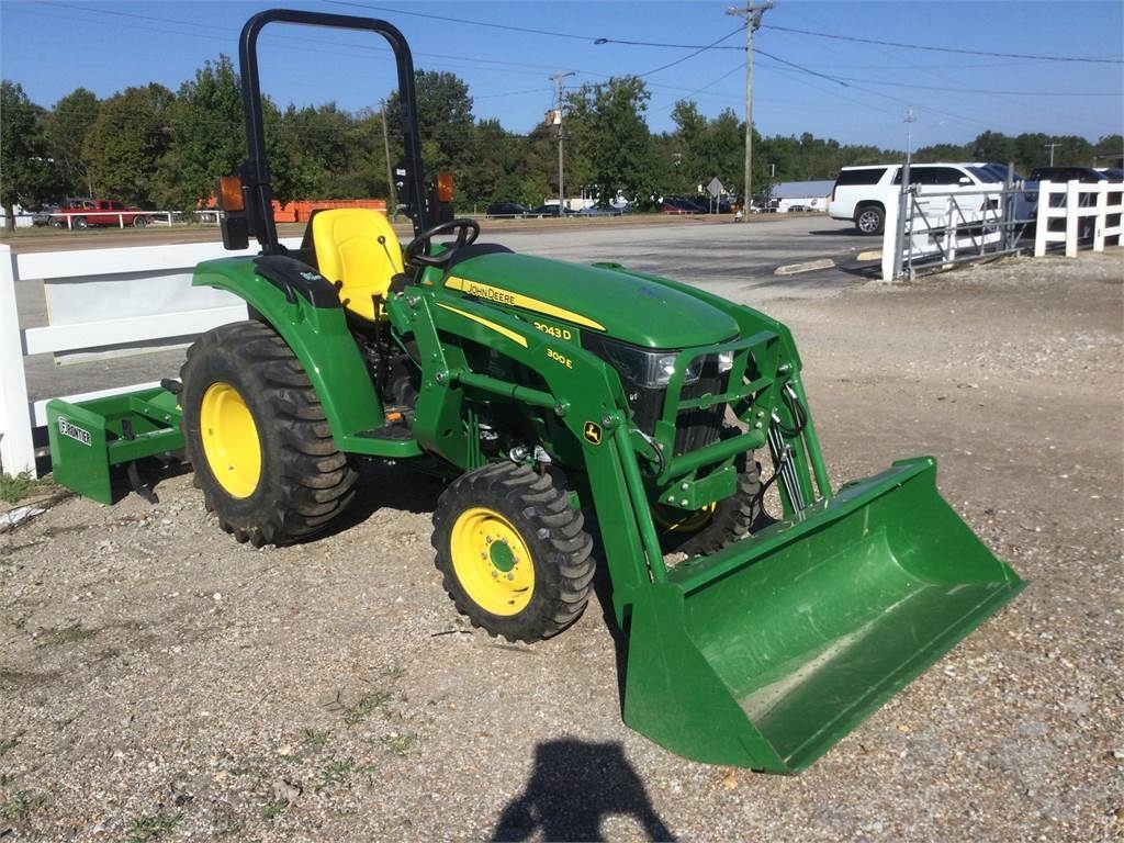 John Deere 3043D