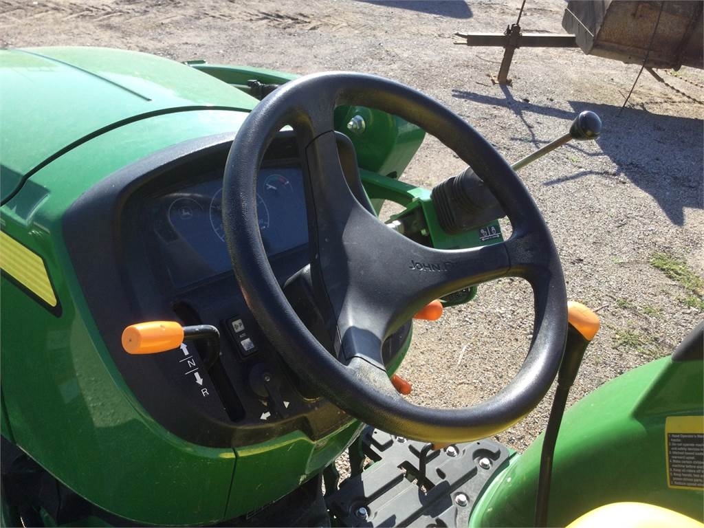 John Deere 3043D