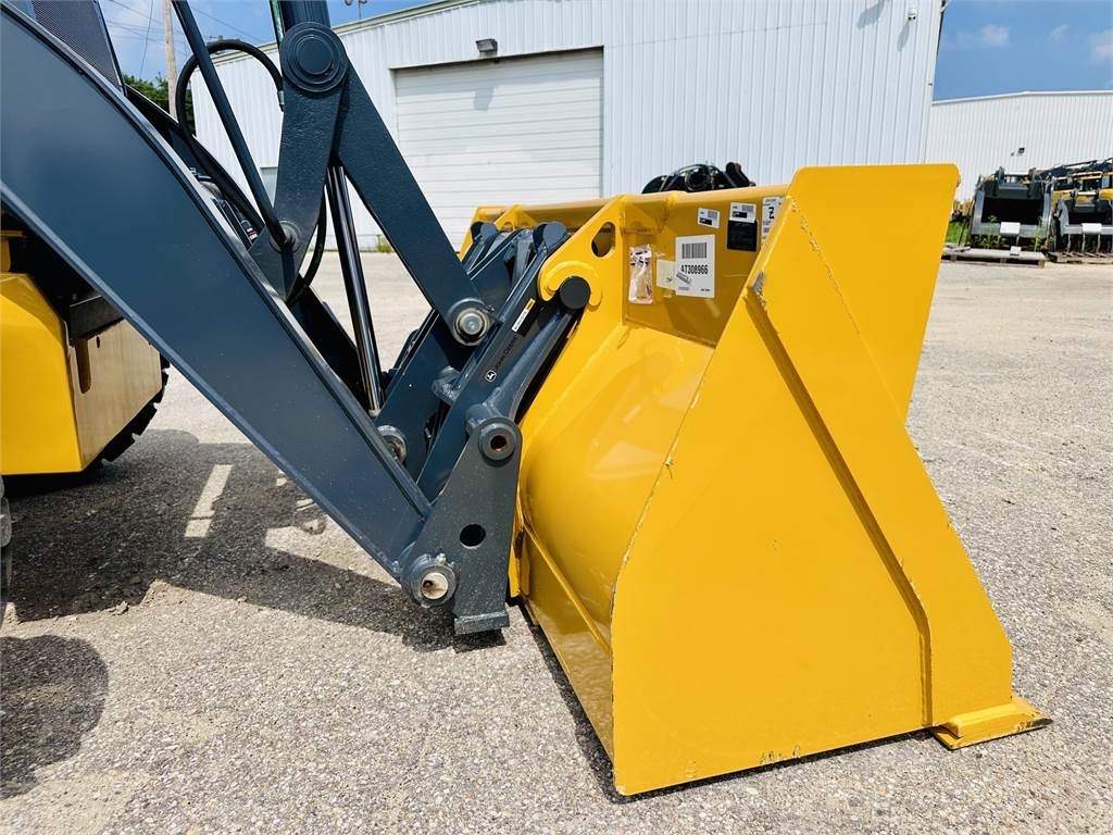John Deere 320 P