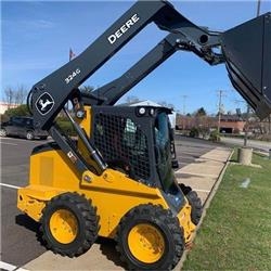 John Deere 324G