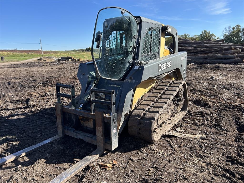 John Deere 333E